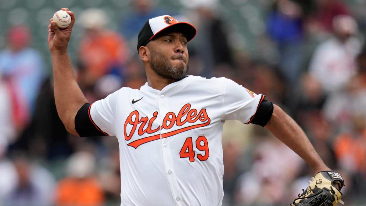 Albert Suárez shines in first big league appearance in 7 years: Battery ...
